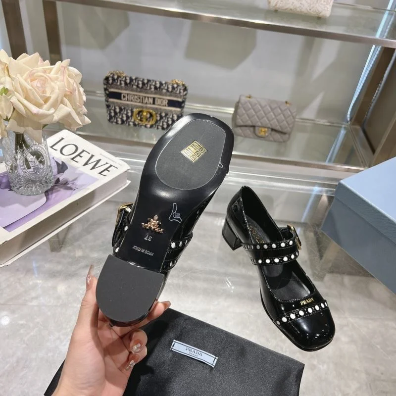 Accurate model Prada Heeled Shoes
