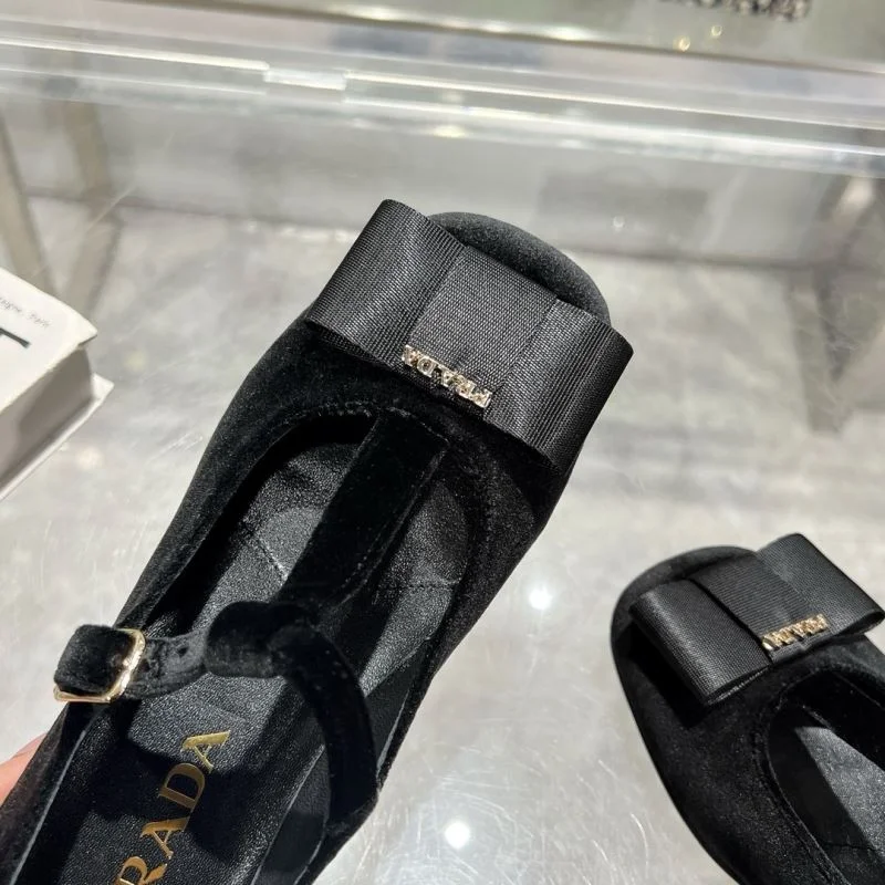 Top mirror Prada Heeled Shoes