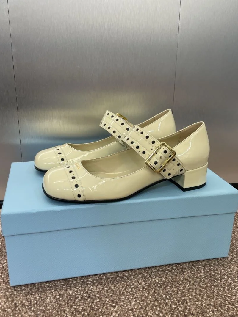 Top mirror Prada Heeled Shoes