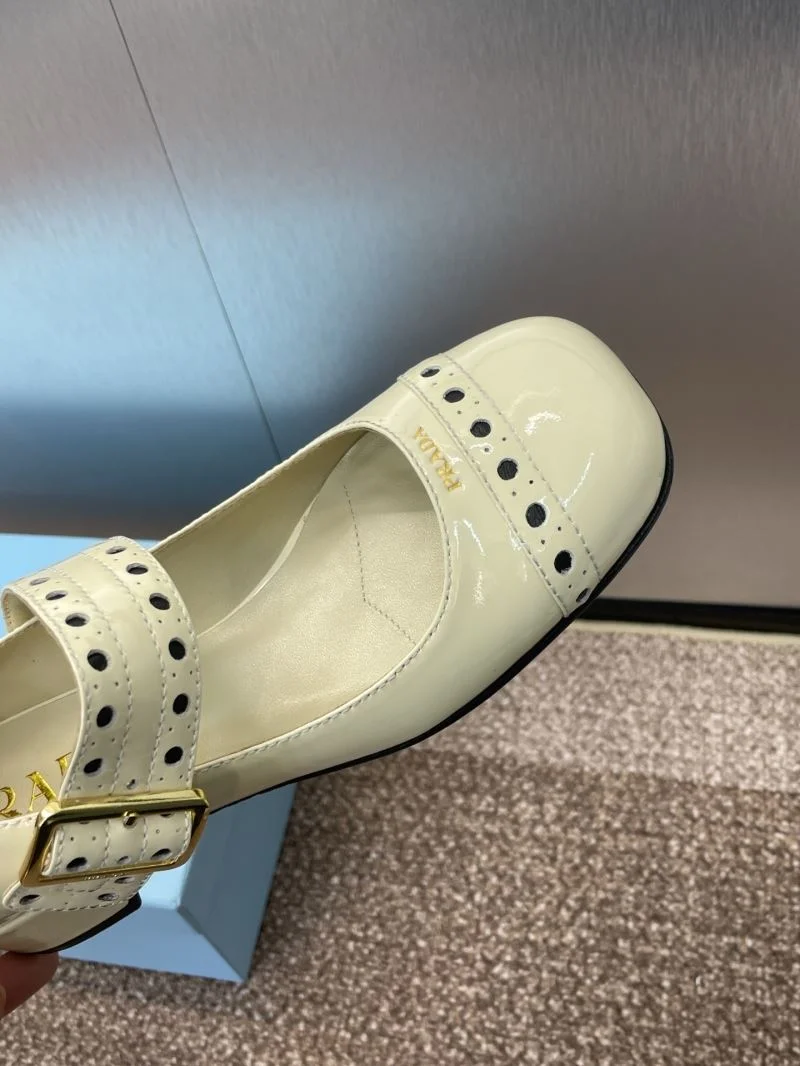 Top mirror Prada Heeled Shoes