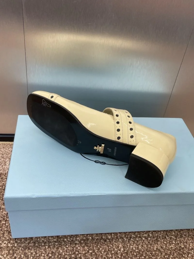 Top mirror Prada Heeled Shoes