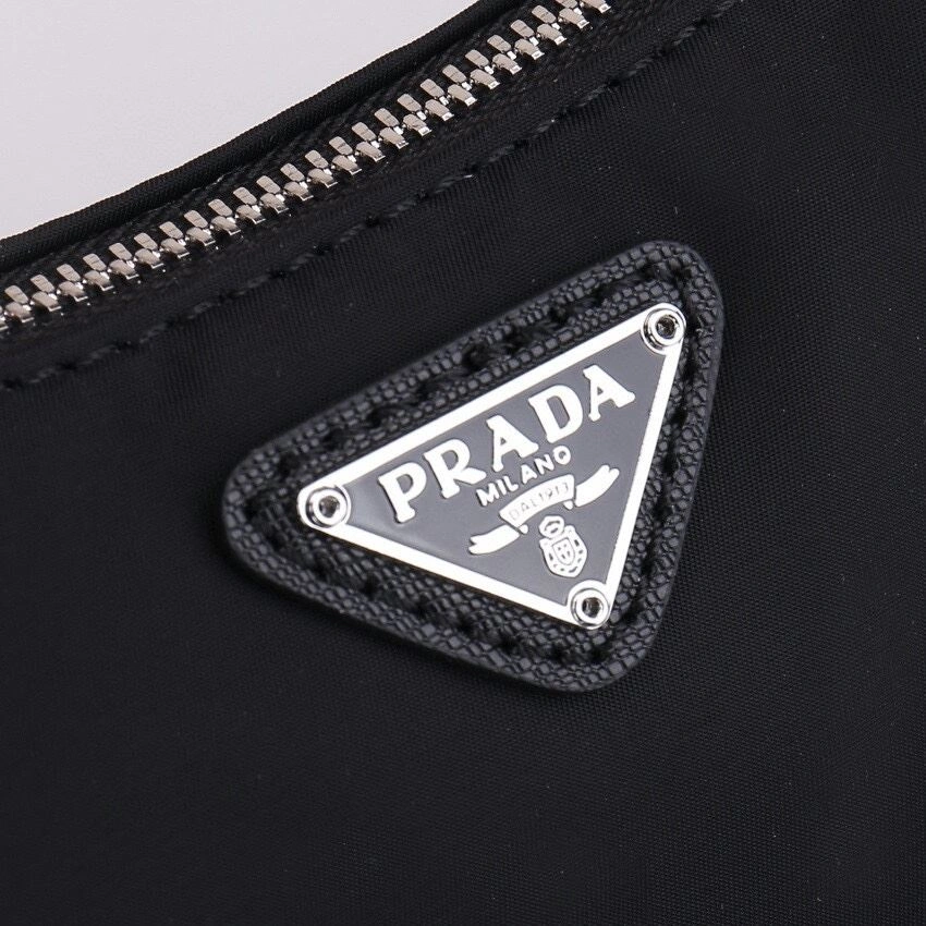 Bargain Prada Hobo Bags