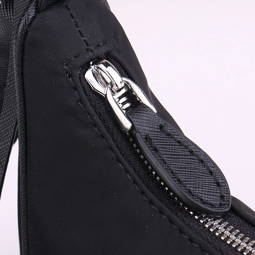Bargain Prada Hobo Bags