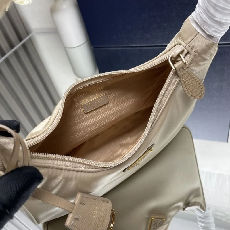 Accurate model Prada Hobo Bags