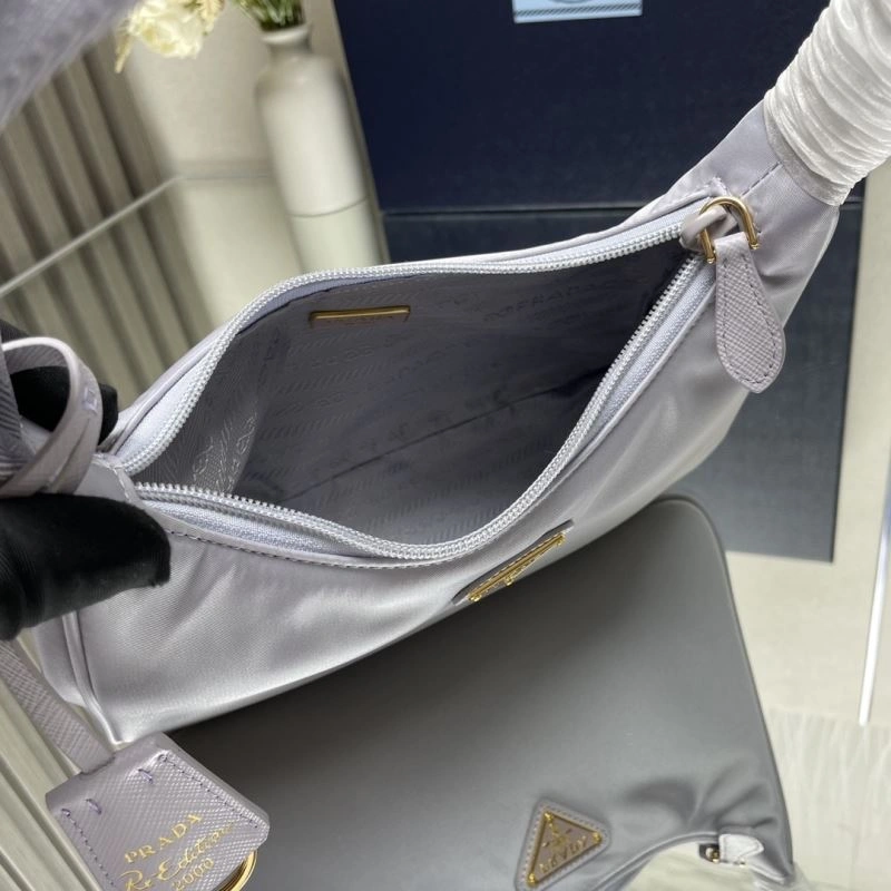 Accurate model Prada Hobo Bags