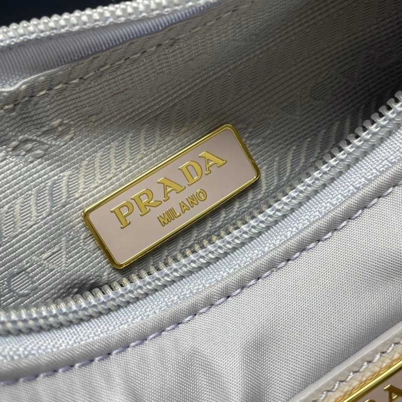 Accurate model Prada Hobo Bags