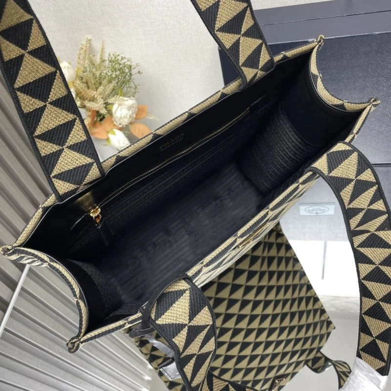High accuracy Prada Hobo Bags