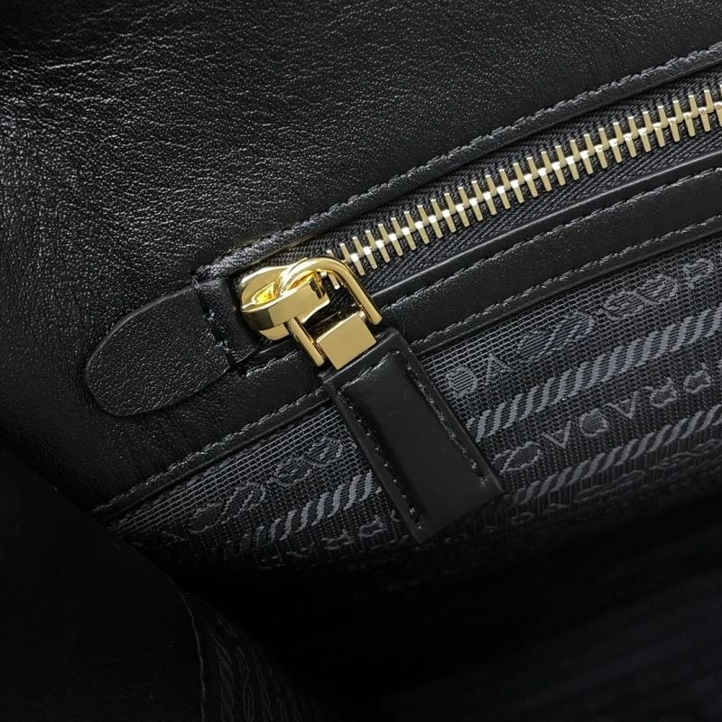 High accuracy Prada Hobo Bags