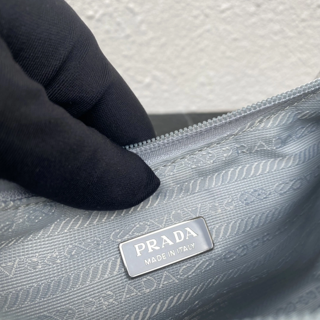 Cut-rate Prada Hobo Bags