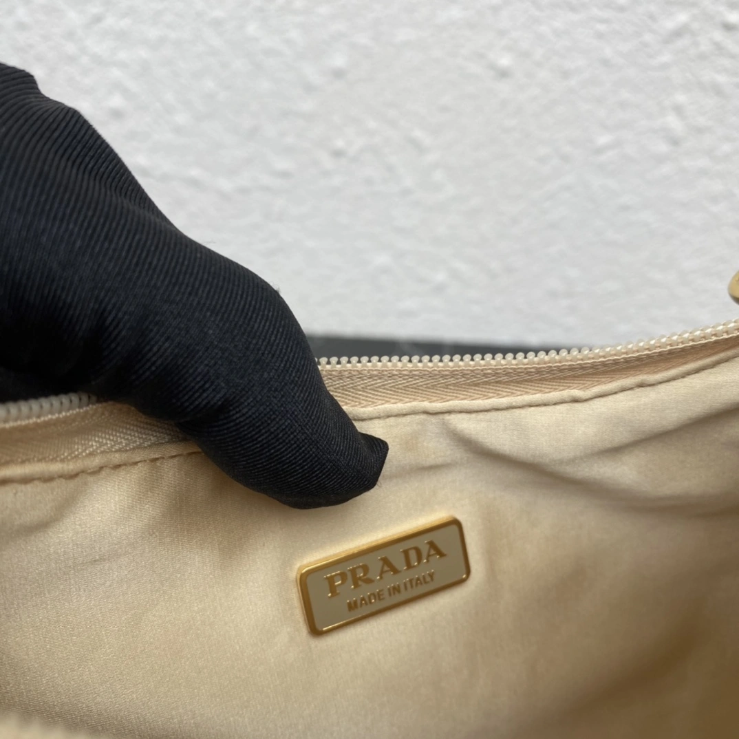 Discounted Prada Hobo Bags