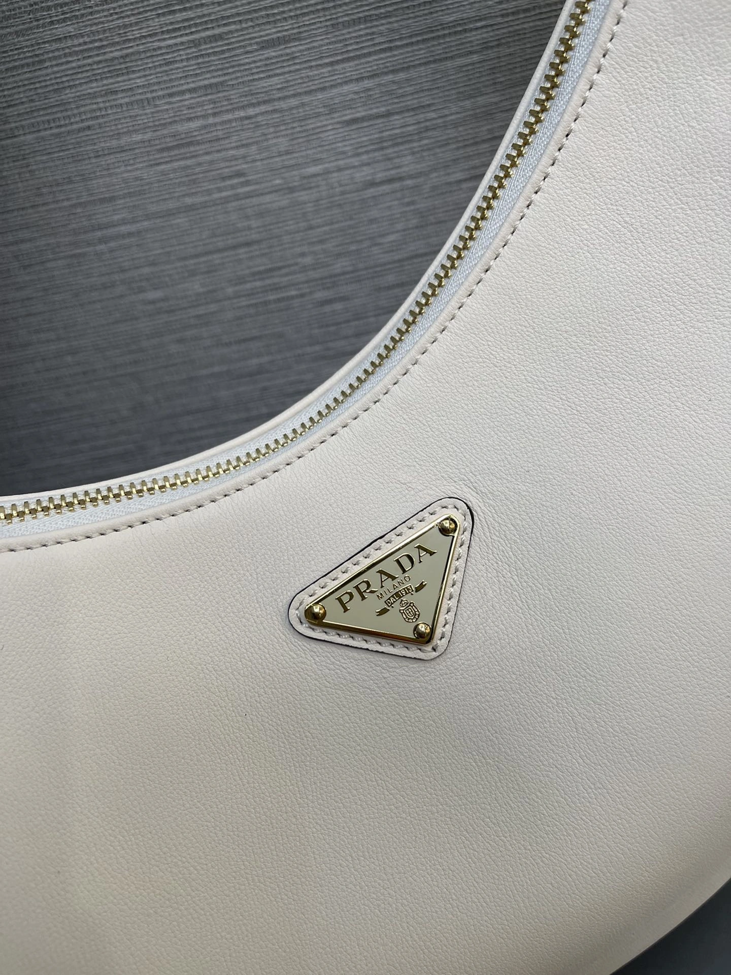 High fidelity Prada Hobo Bags