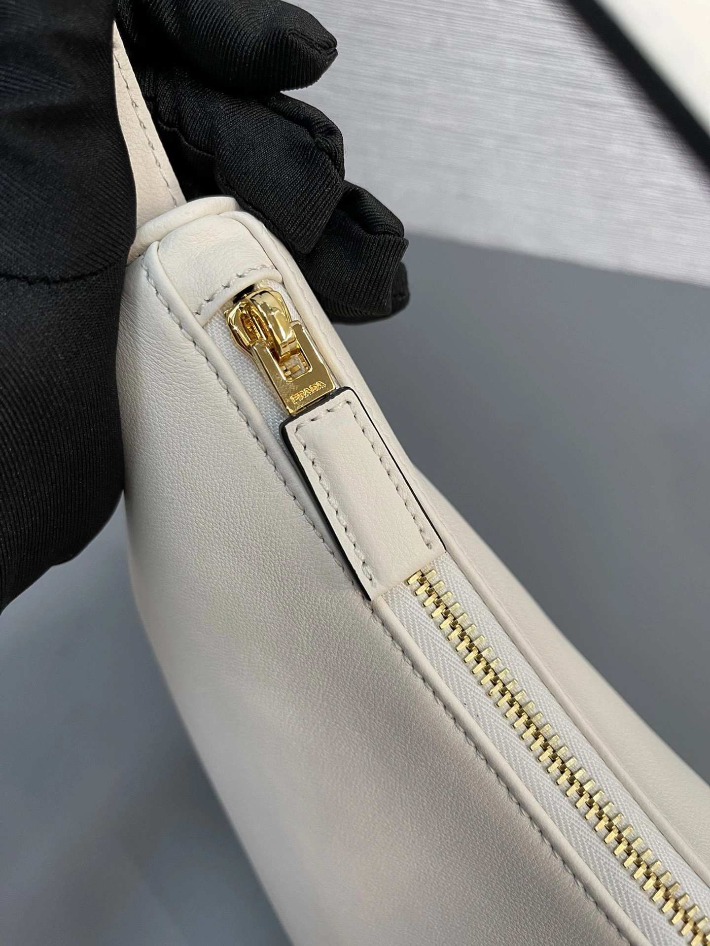 High fidelity Prada Hobo Bags