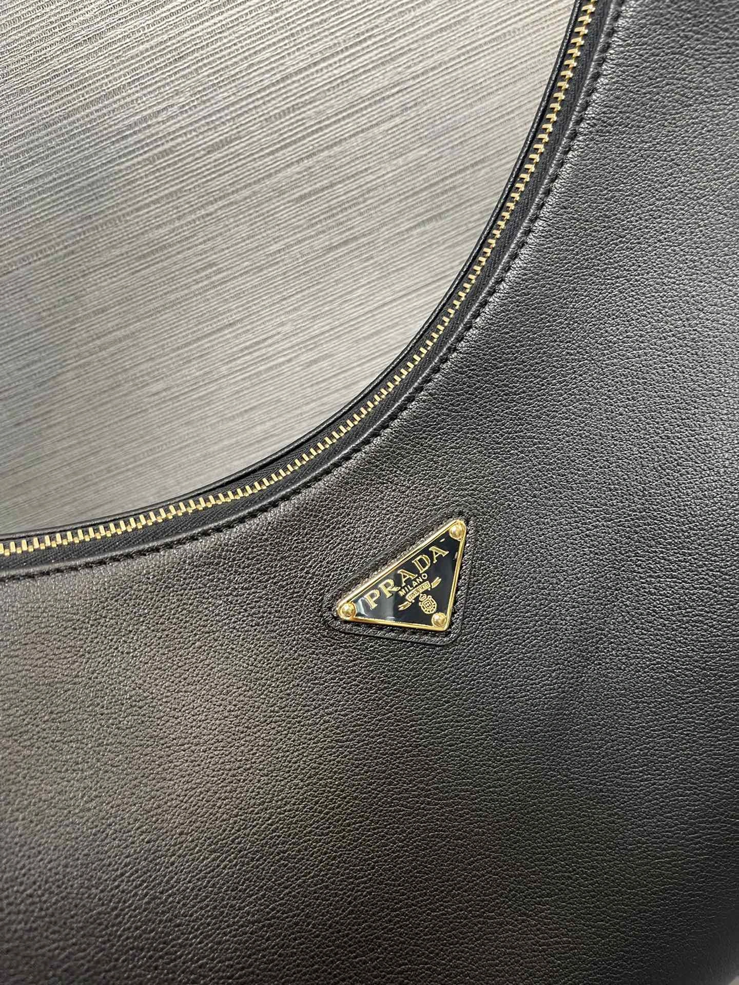 1:1 copy Prada Hobo Bags