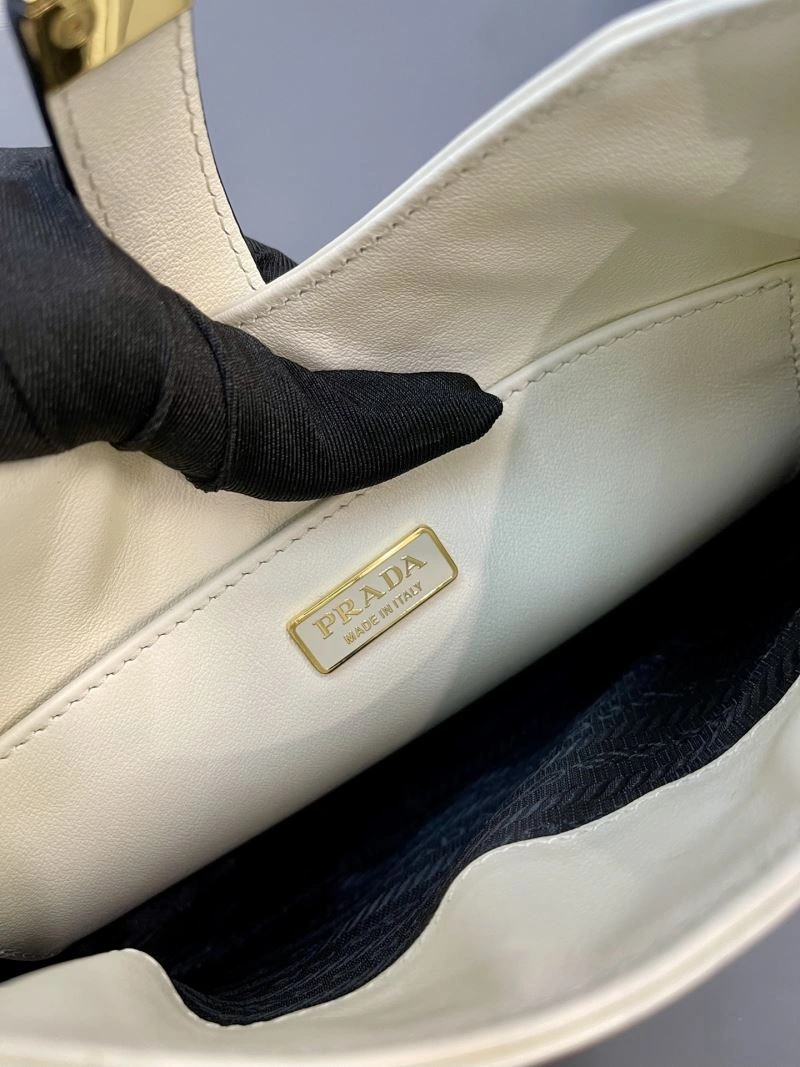 Accurate model Prada Hobo Bags