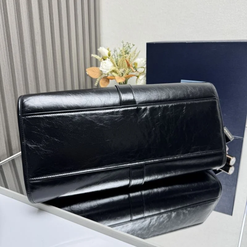 High accuracy Prada Hobo Bags