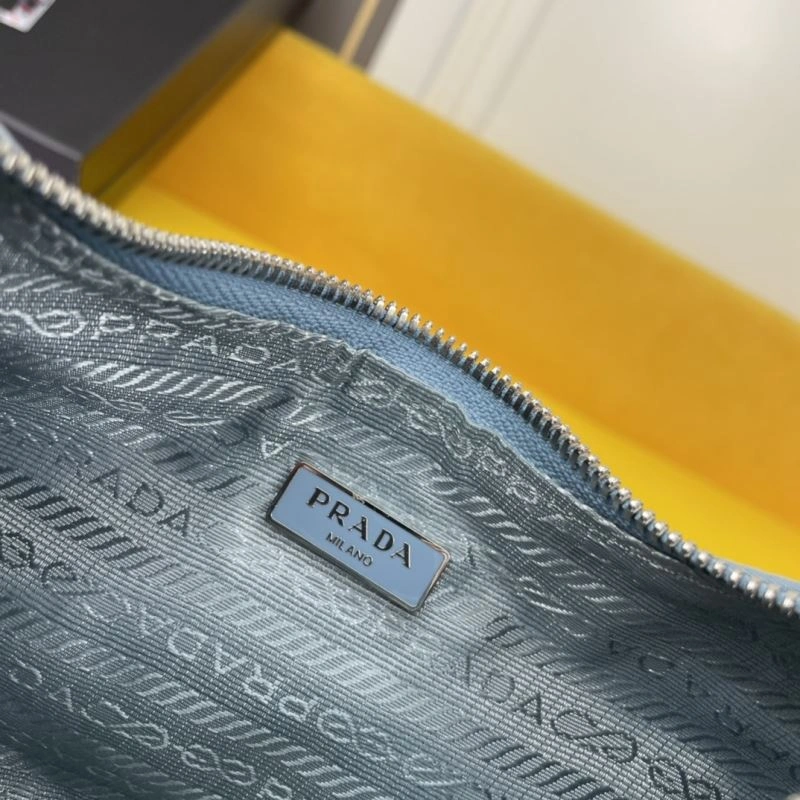 Accurate model Prada Hobo Bags