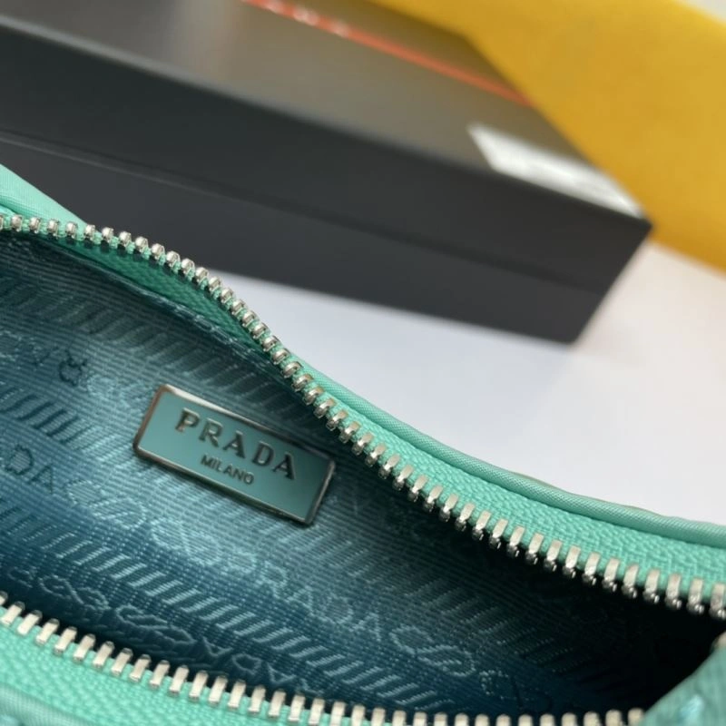 Accurate model Prada Hobo Bags