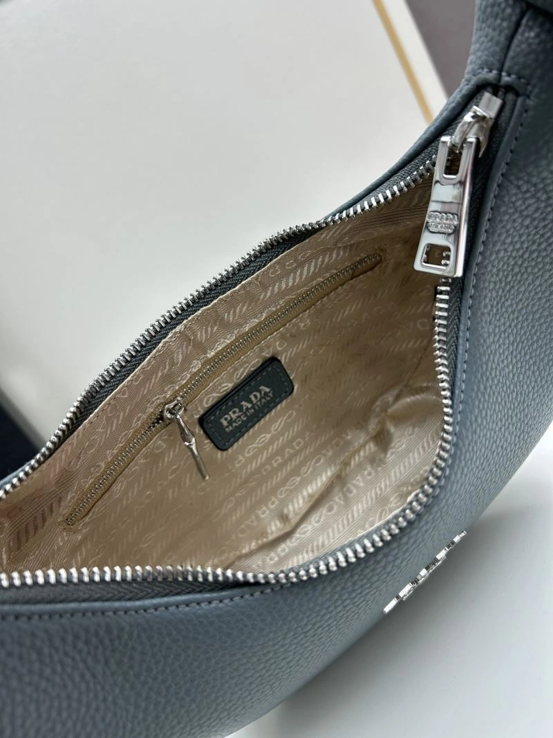 Accurate model Prada Hobo Bags