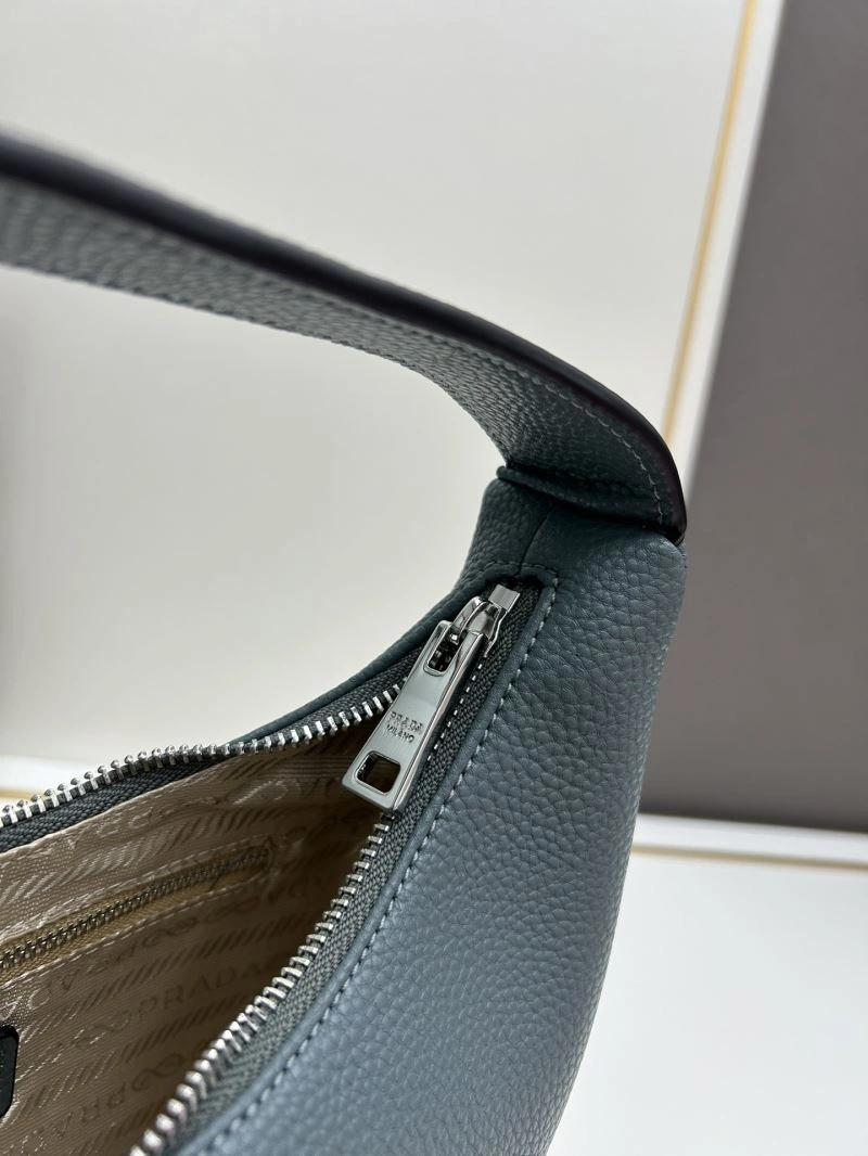 Accurate model Prada Hobo Bags