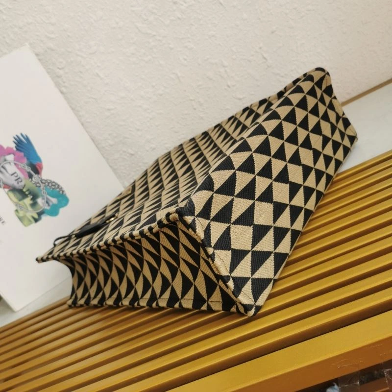 High accuracy Prada Hobo Bags