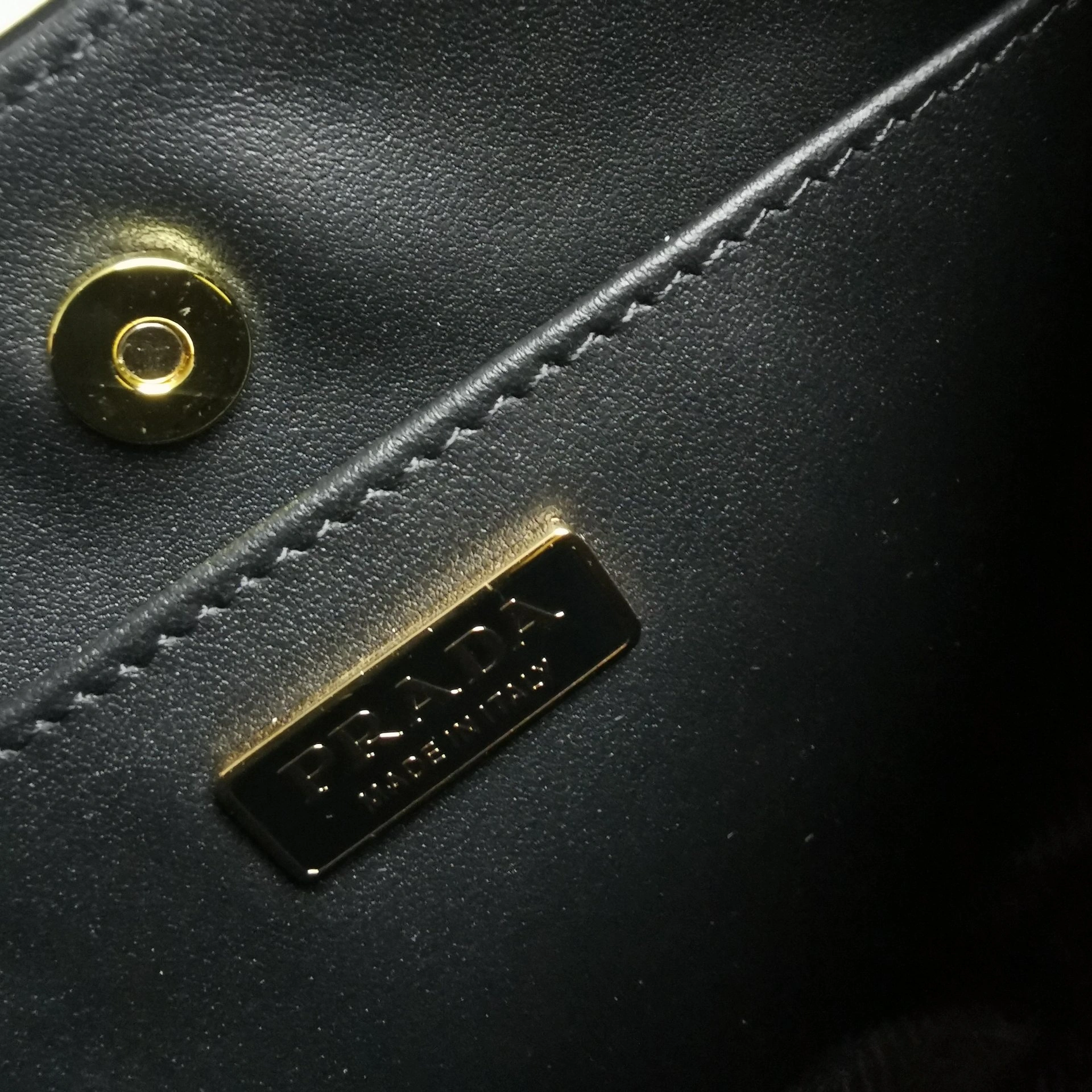 Discounted Prada Hobo Bags