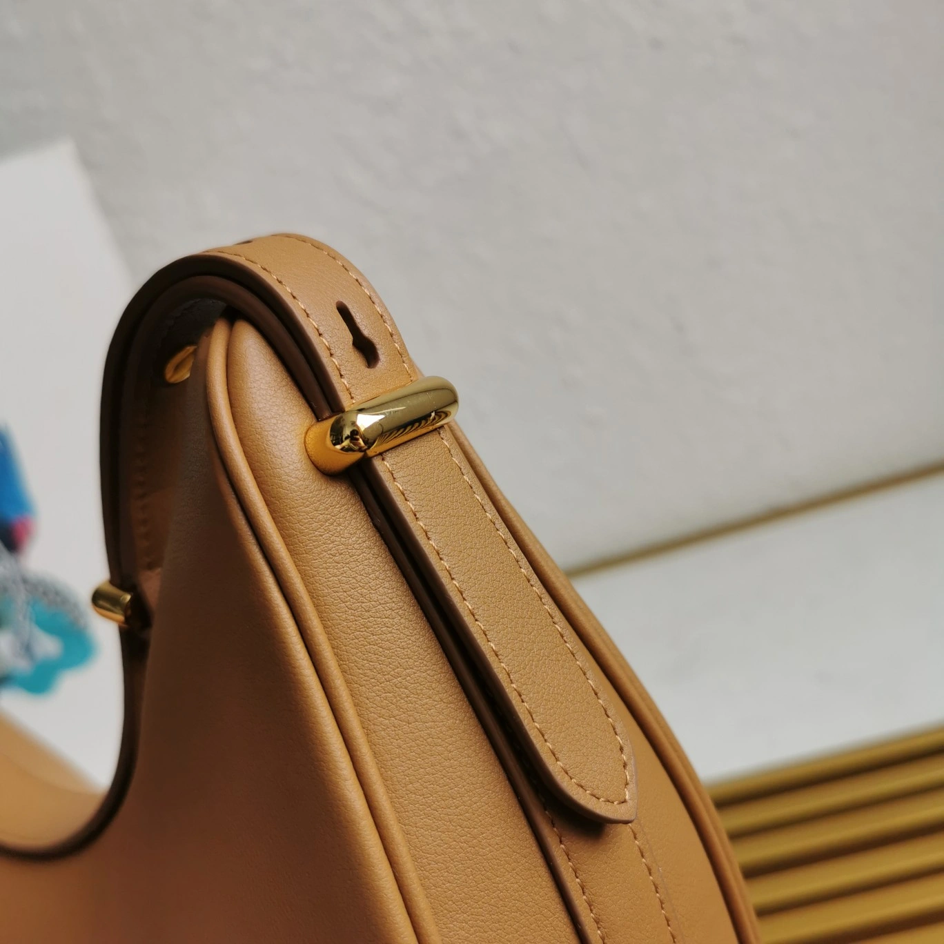 Accurate model Prada Hobo Bags