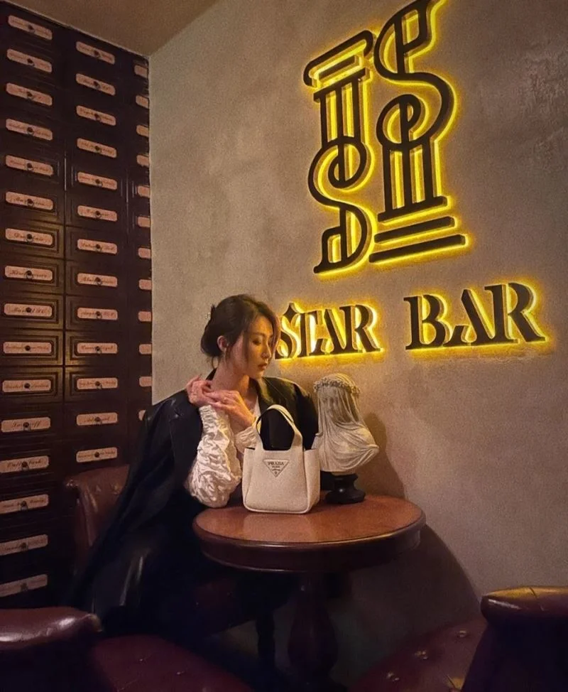 High fidelity Prada Hobo Bags