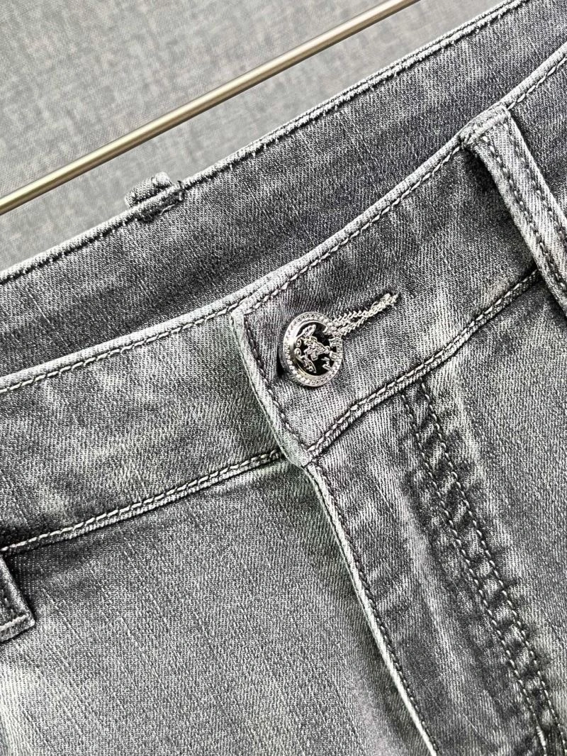 Low-cost Prada Jeans