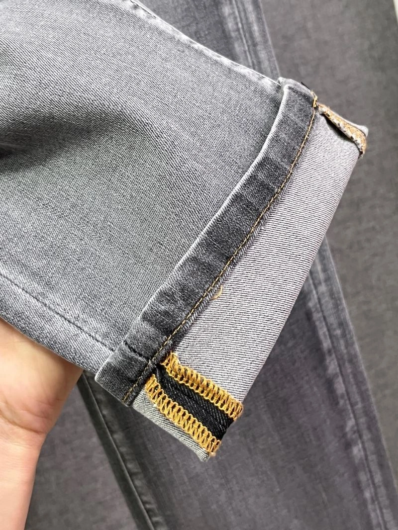Low-cost Prada Jeans