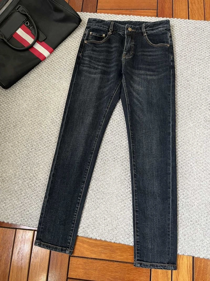 Low-cost Prada Jeans