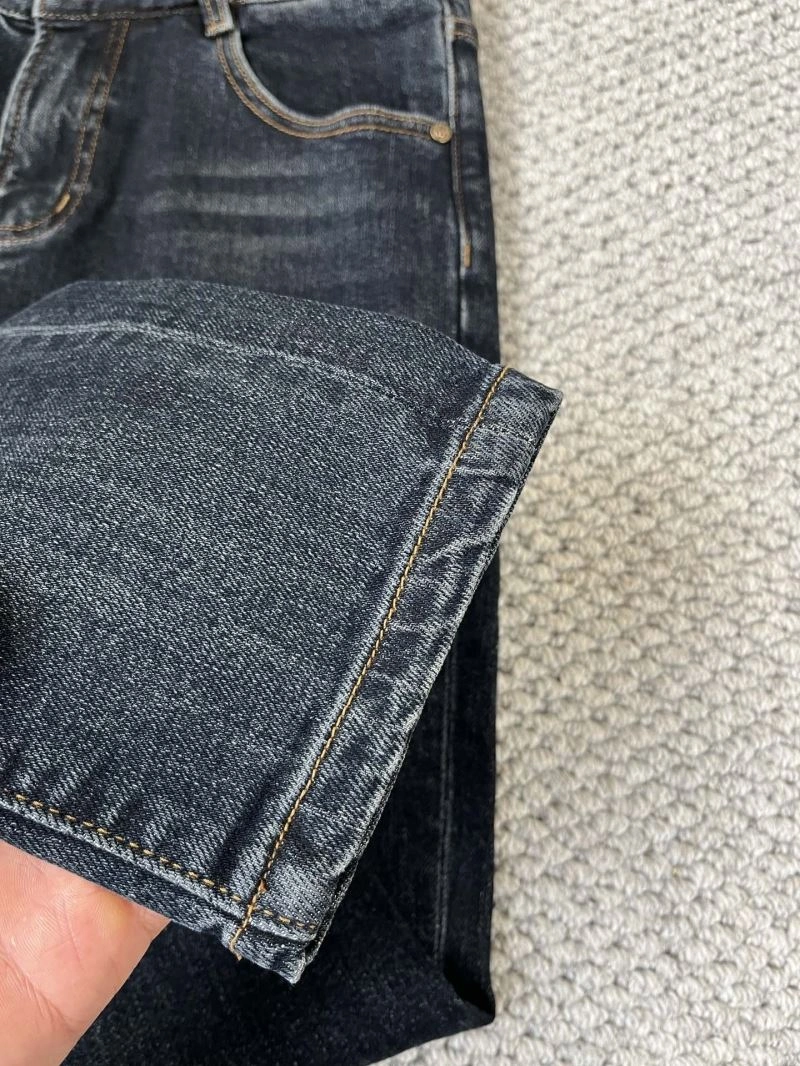 Low-cost Prada Jeans