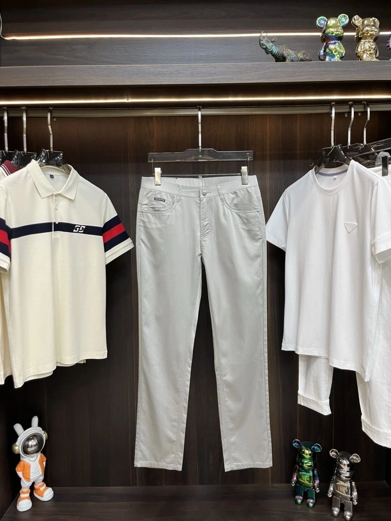 Low-cost Prada Jeans