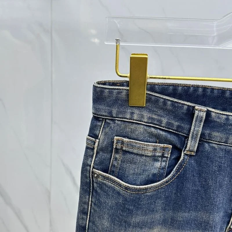 Low-cost Prada Jeans