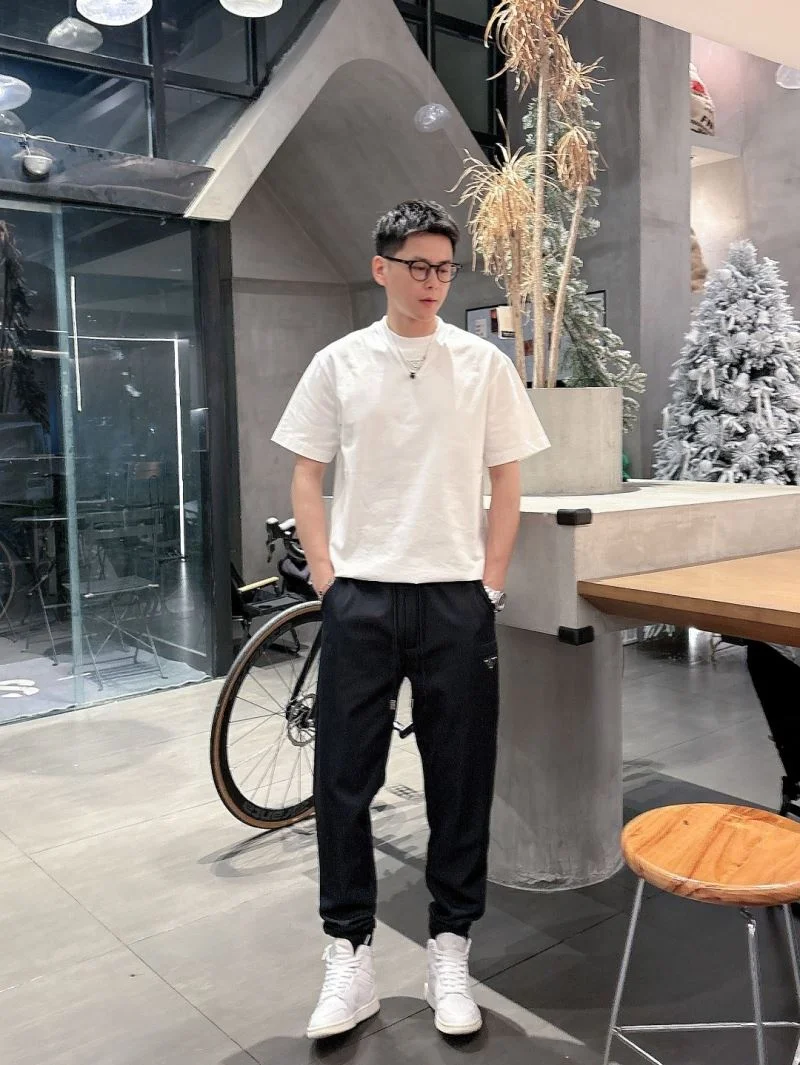 Accurate model Prada Long Pants