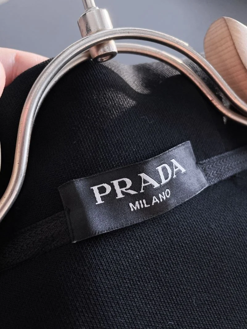 Accurate model Prada Long Suits