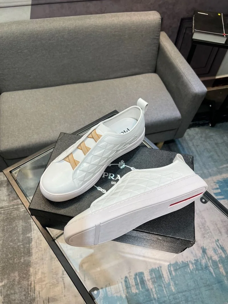 Accurate model Prada Low Shoes
