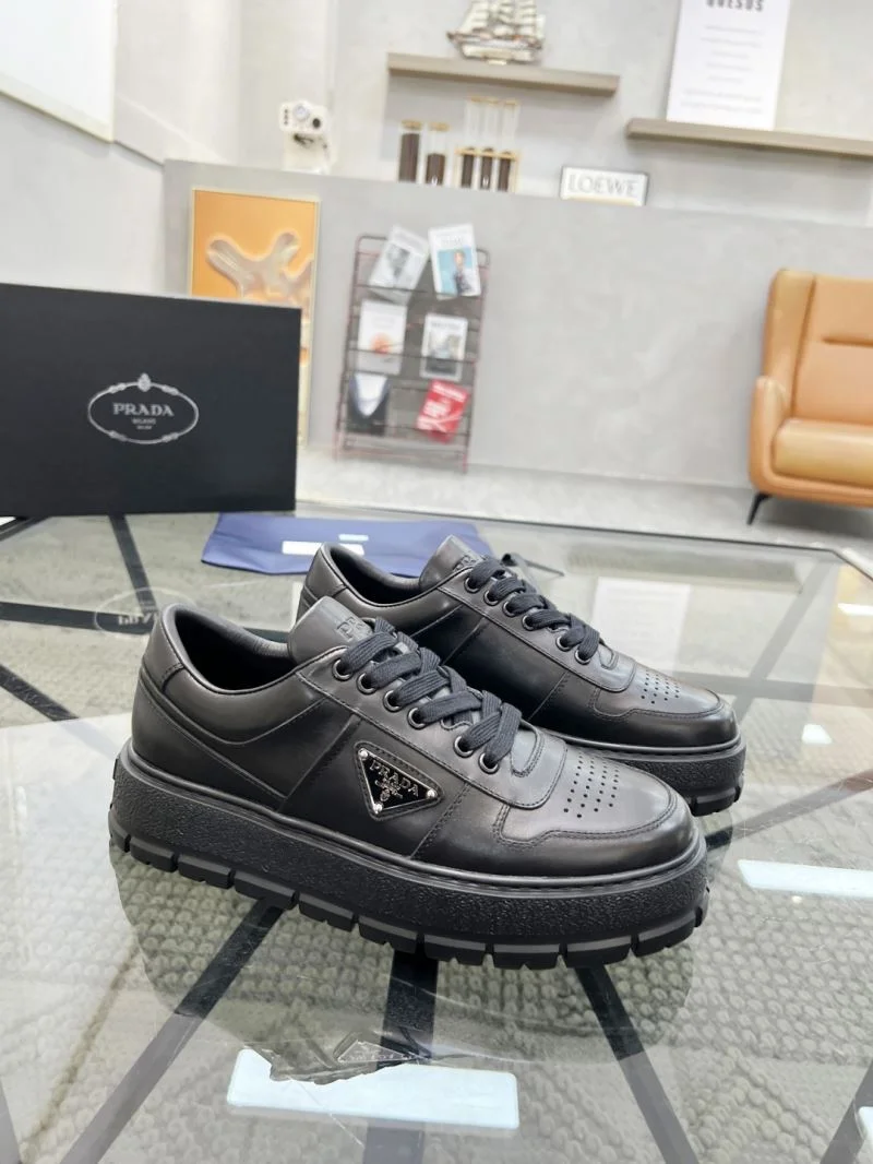 Top mirror Prada Low Shoes