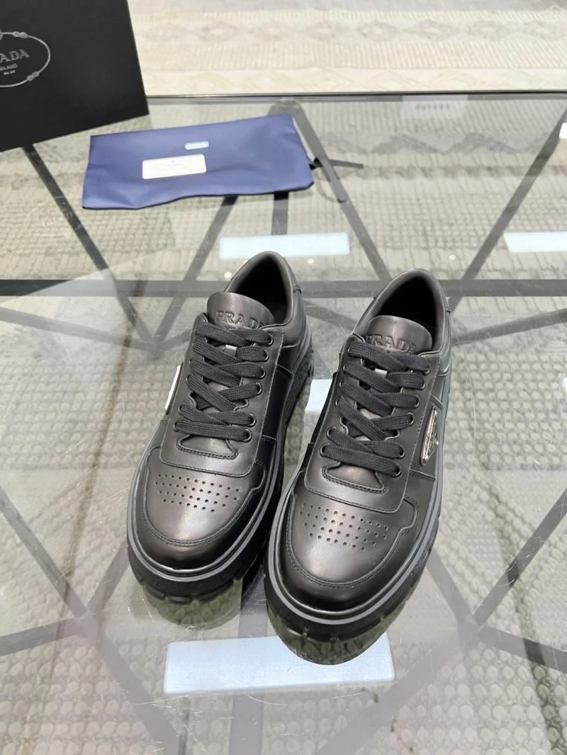 Top mirror Prada Low Shoes