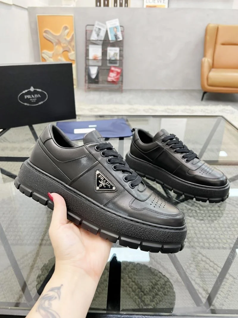 Top mirror Prada Low Shoes