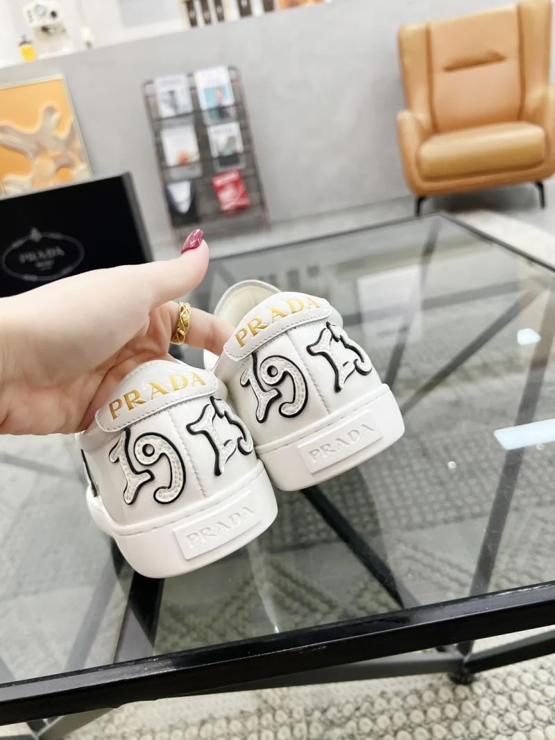 Exact replica Prada Low Shoes