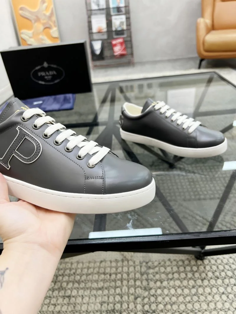 Top match Prada Low Shoes