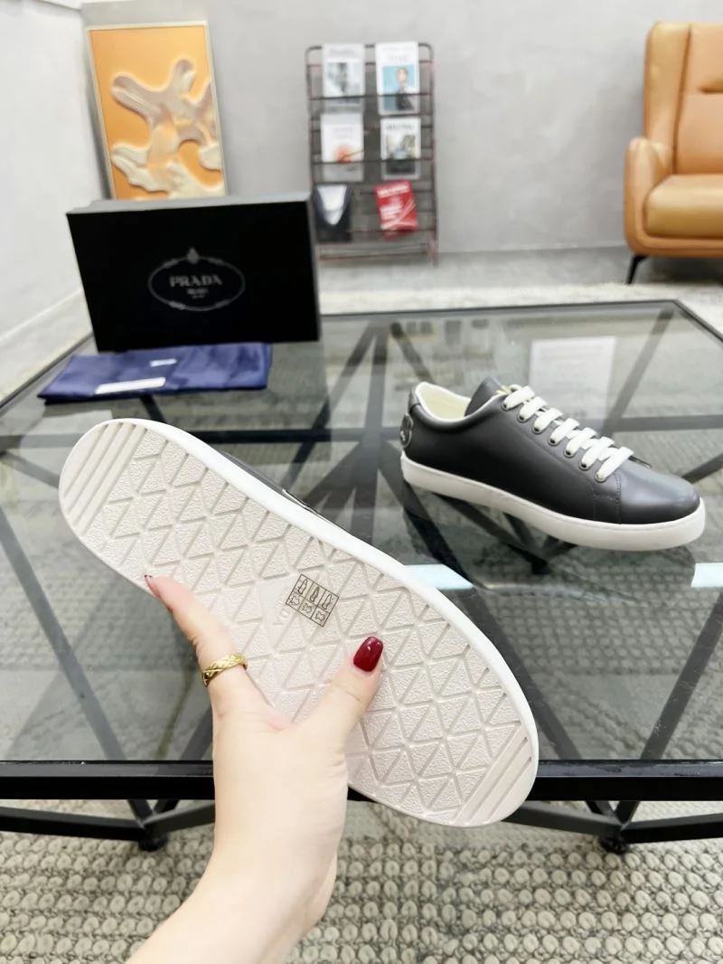 Top match Prada Low Shoes