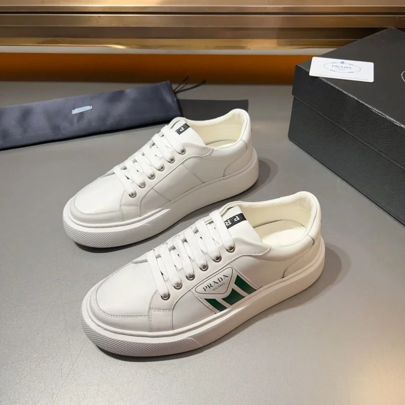 Accurate model Prada Low Shoes
