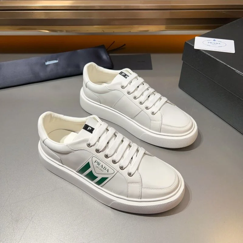Accurate model Prada Low Shoes