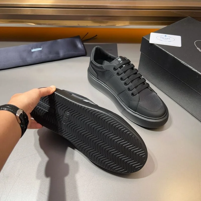 Top match Prada Low Shoes