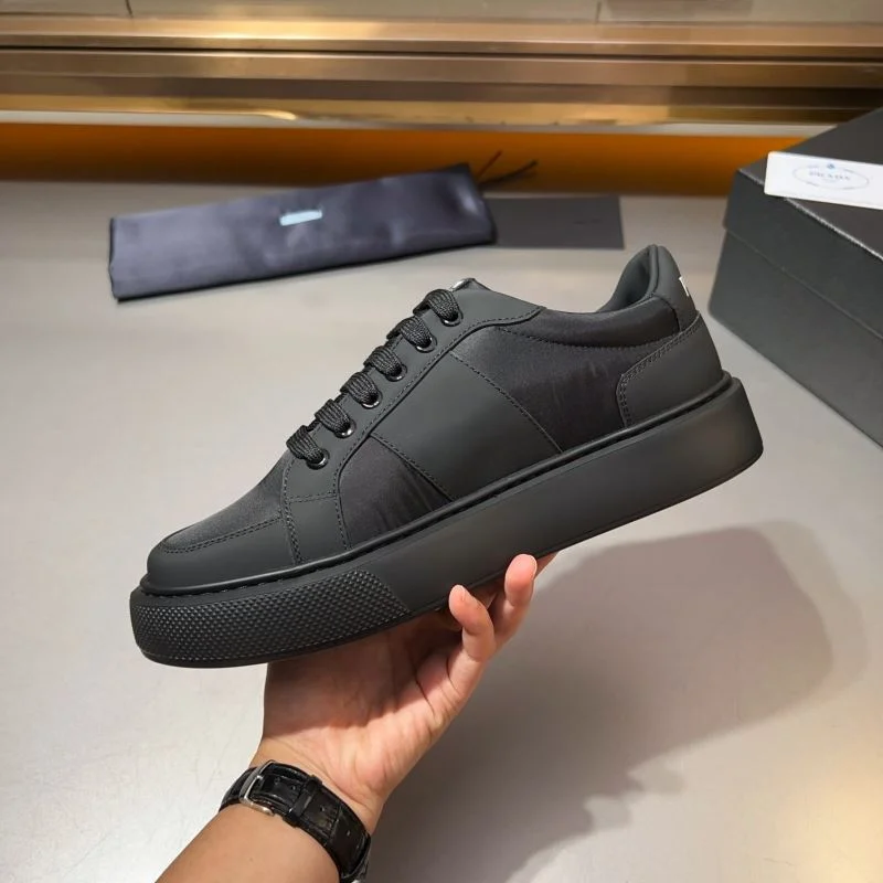 Top match Prada Low Shoes