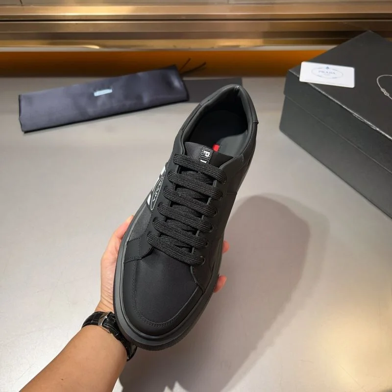 Top match Prada Low Shoes