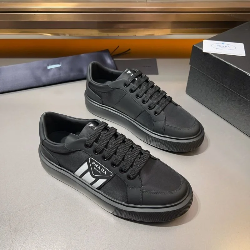 Top match Prada Low Shoes