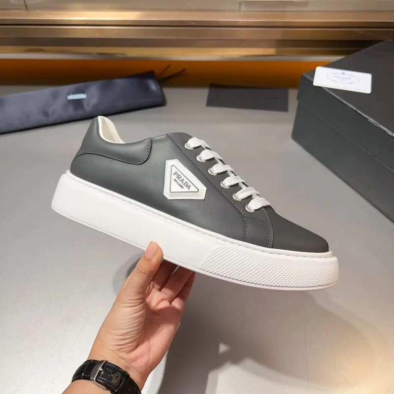 Exact replica Prada Low Shoes