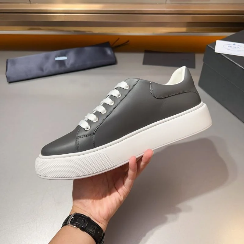 Exact replica Prada Low Shoes